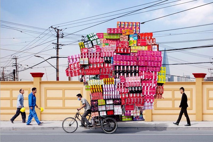 China’s Overloaded Cycle Carriers | Amusing Planet